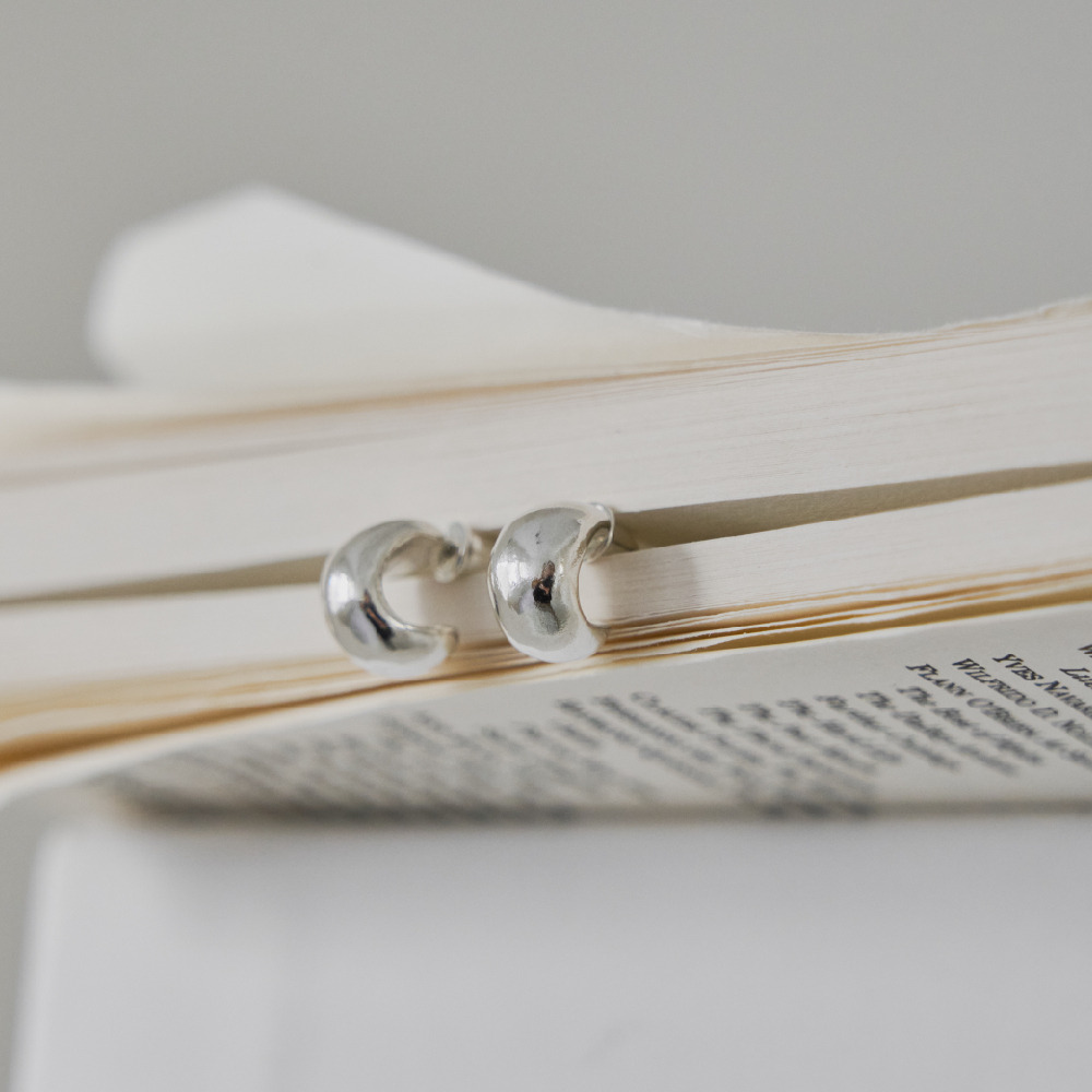 Egg shell earring - HAGO(하고)