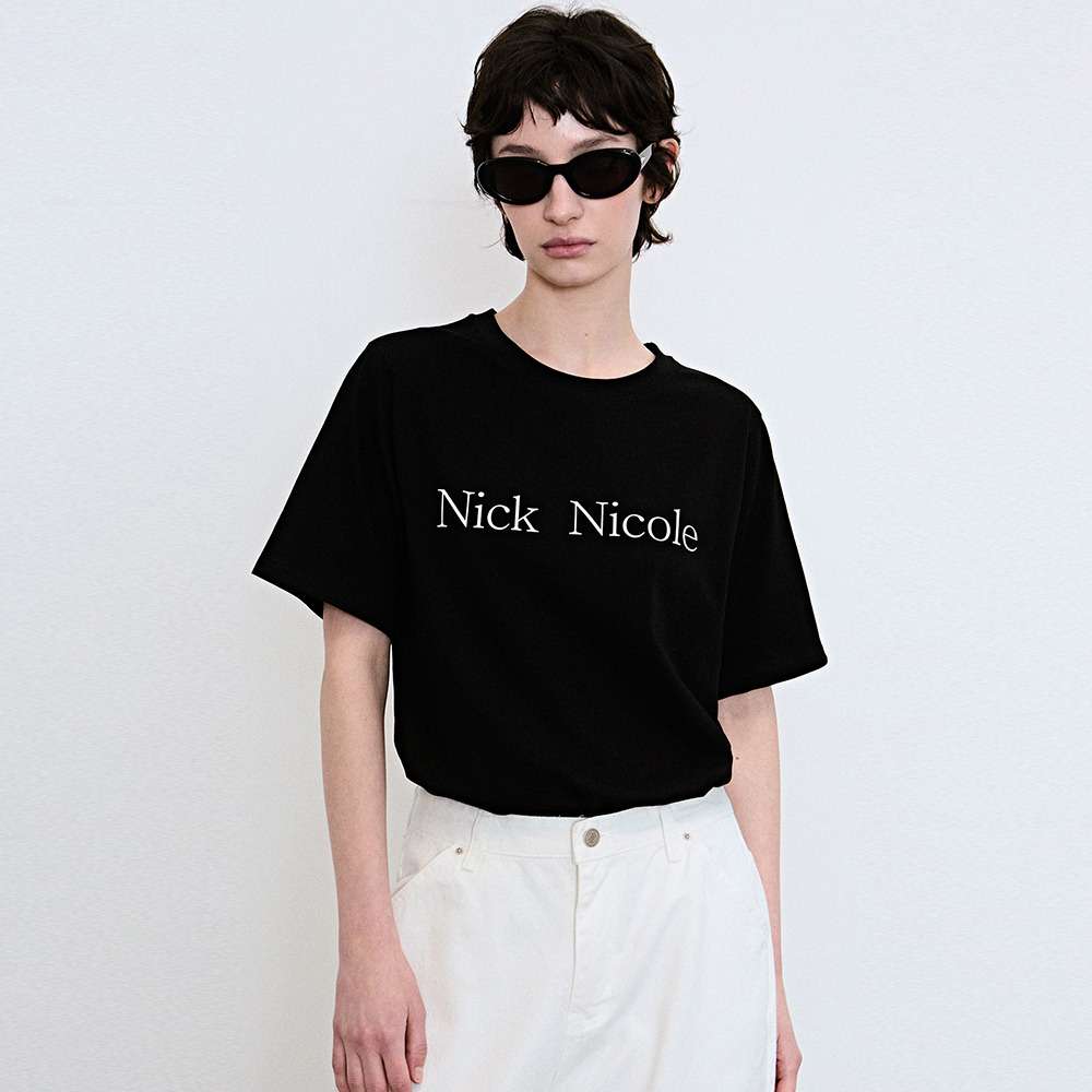 NICOLE SIGNATURE LOGO TOP_BLACK - 하고(HAGO)