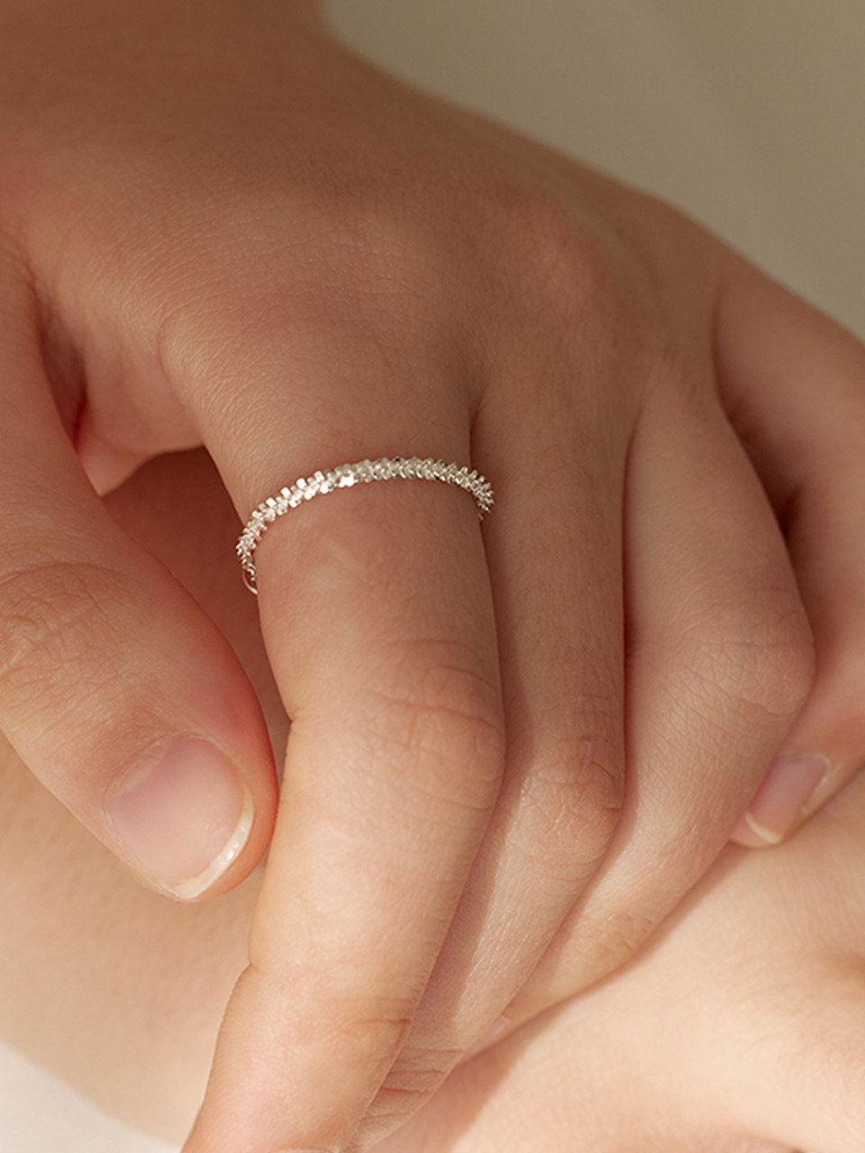 [진주귀걸이 증정] Twinkle chain ring - 하고(HAGO)