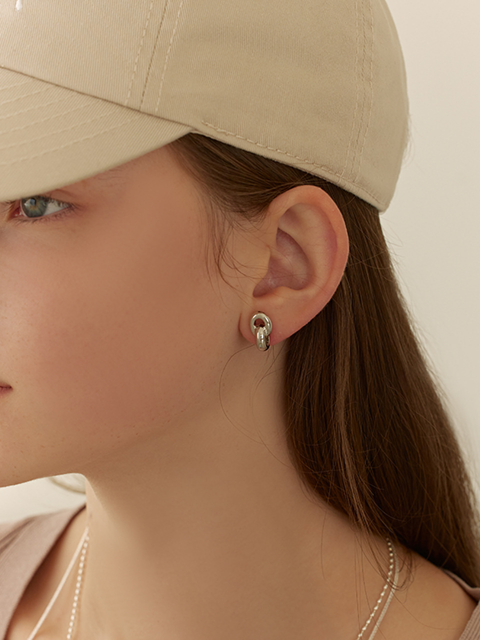 [진주귀걸이 증정] Two round ring earring - 하고(HAGO)