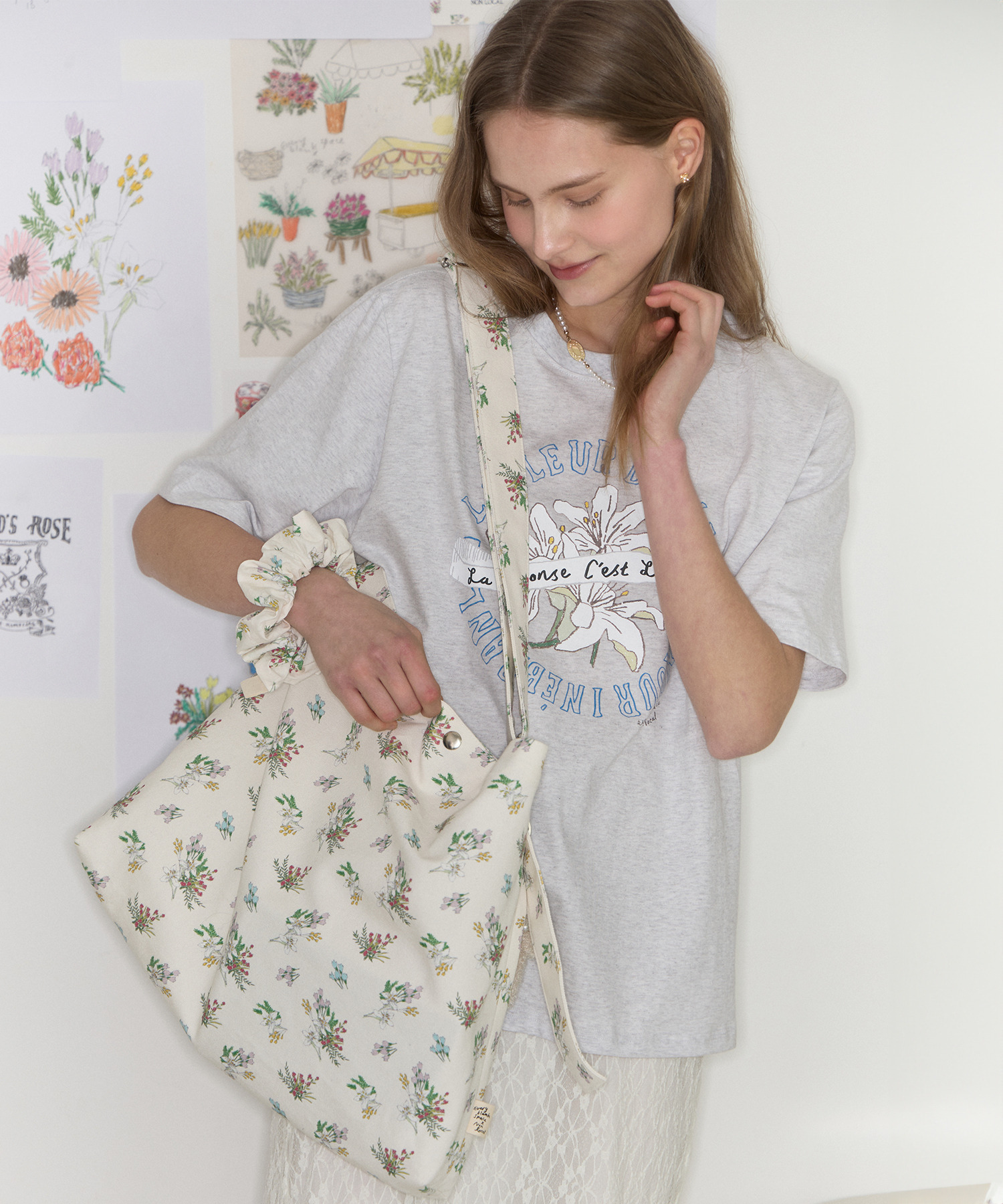 [논로컬 X 이하여백] Multi Floral Hand Drawing Eco Bag - Ivory - HAGO(하고)
