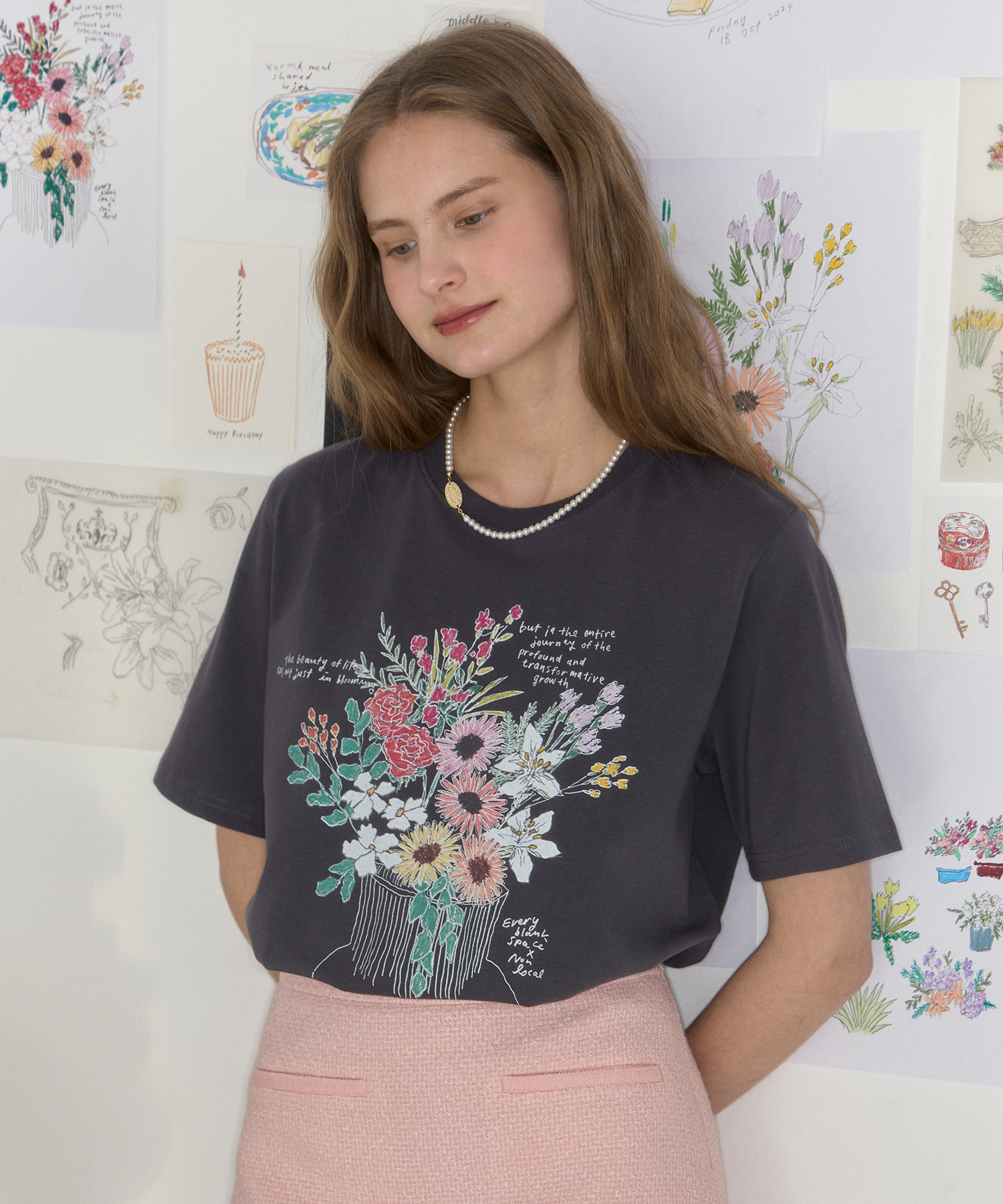 [논로컬 X 이하여백] Vase Hand Drawing T-shirt - Charcoal - HAGO(하고)