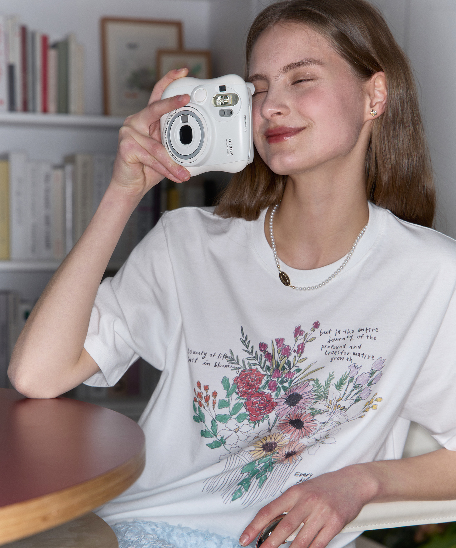 [논로컬 X 이하여백] Vase Hand Drawing T-shirt - White - HAGO(하고)