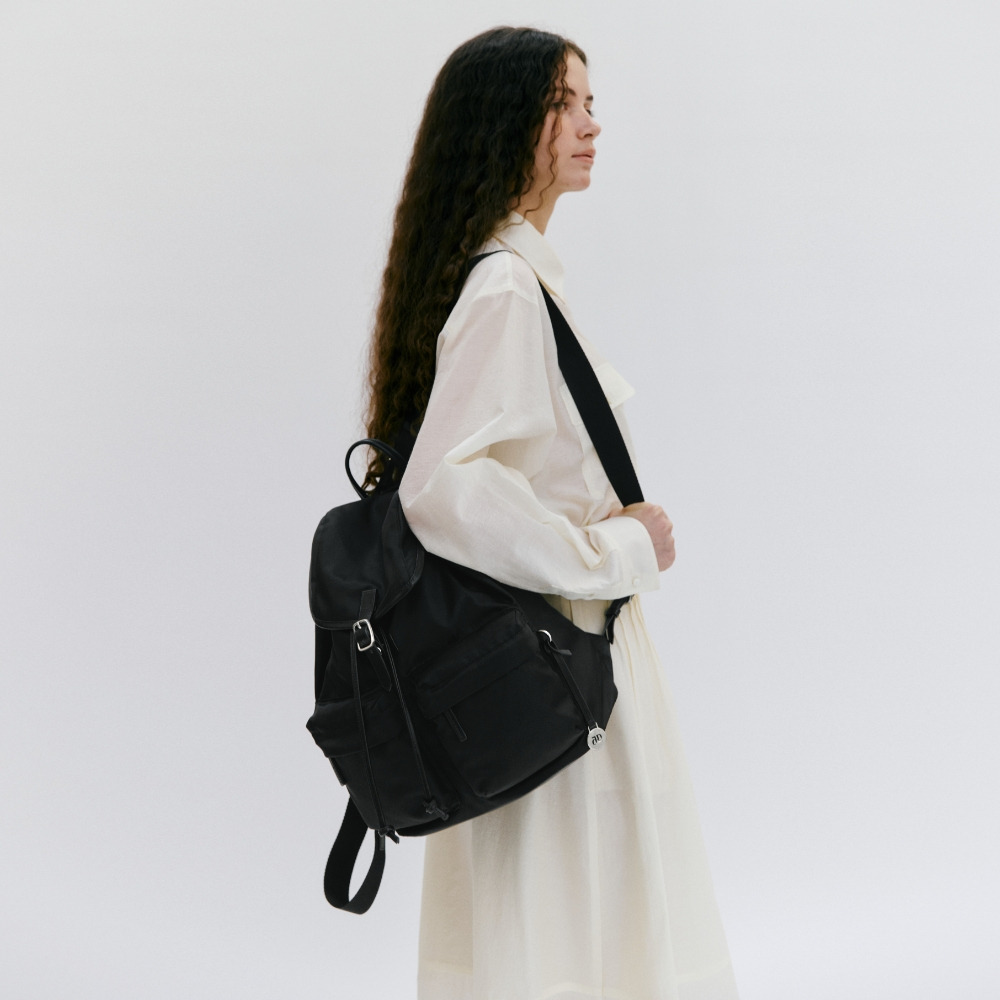 double pocket nylon backpack - black (L) - 하고(HAGO)