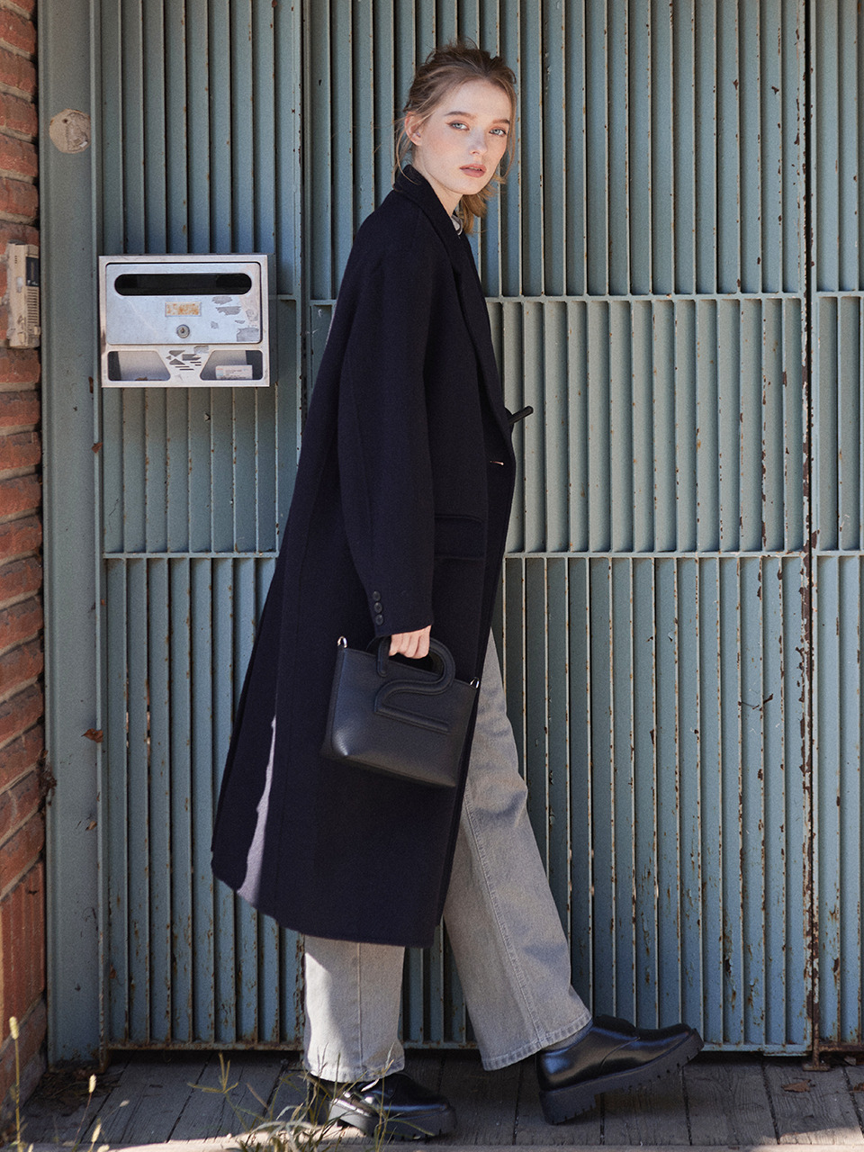 OVERFIT HANDMADE TRENCH COAT BLACK_LC244CT004BK - 하고(HAGO)