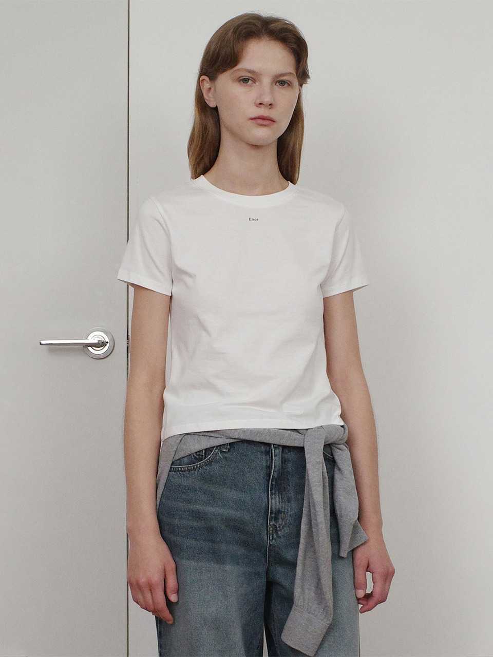 BASIC ENOR CROP T-SHIRT - WHITE - 하고(HAGO)