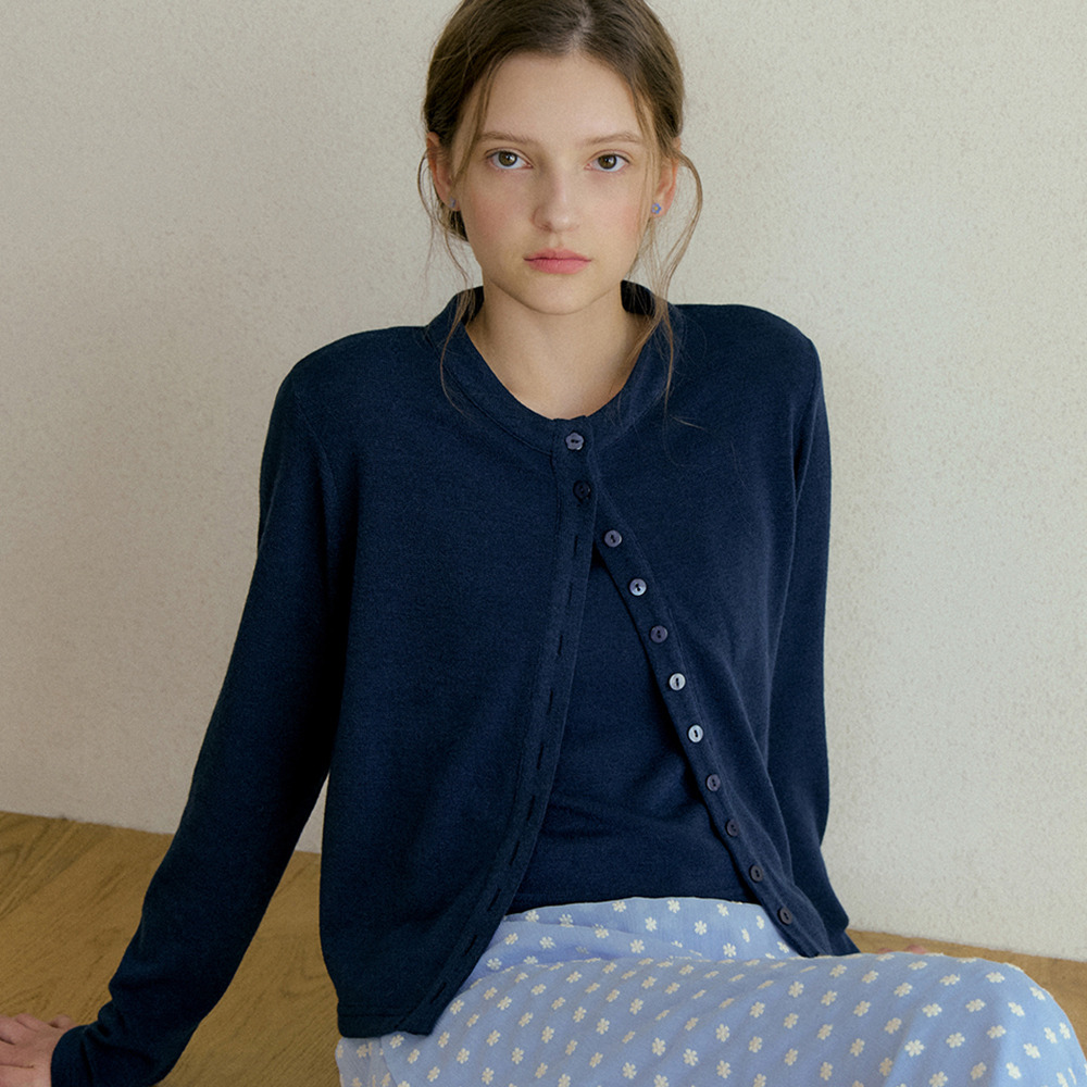 GENA BUTTON CARDIGAN NAVY - 하고(HAGO)
