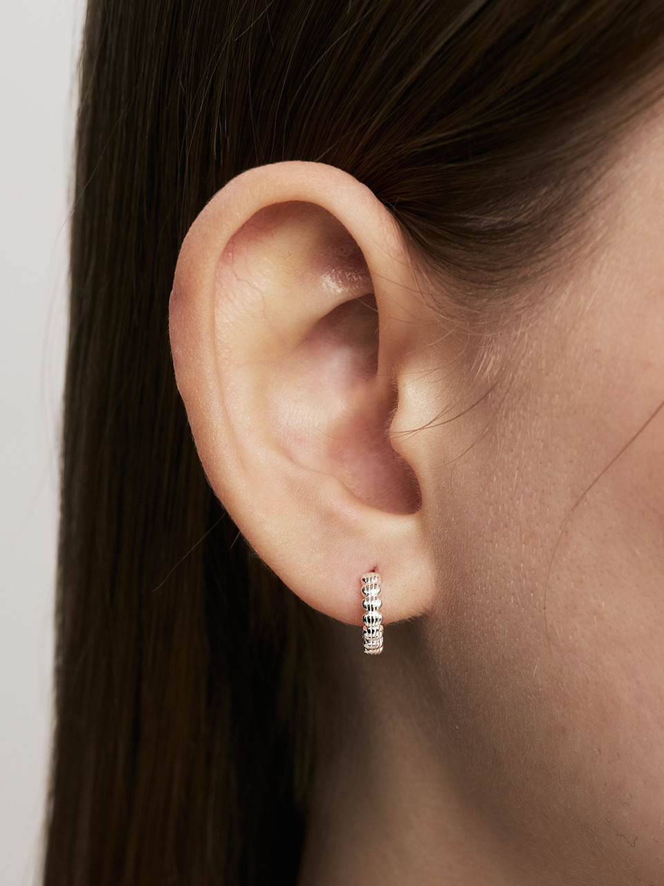 [sv925] shell one-touch earring - HAGO(하고)