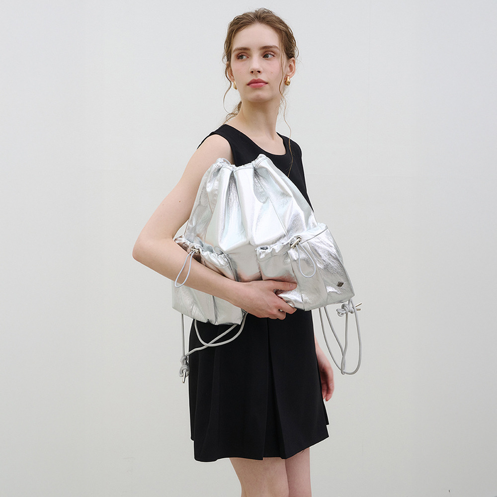 DIA POCKET VEGAN LEATER BACK PACK SILVER - 하고(HAGO)