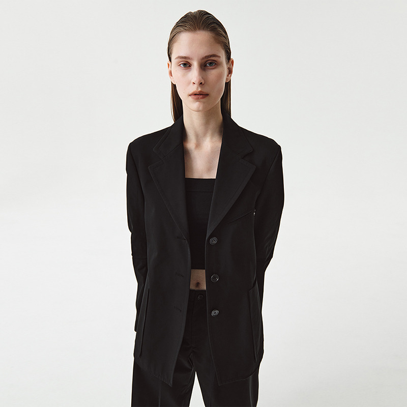 THREE BUTTON BACK ZIPPER JACKET IN BLACK - HAGO(하고)