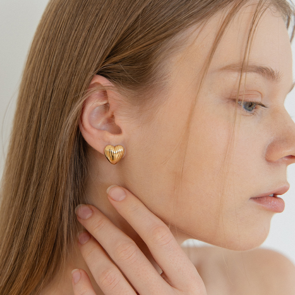 heart madeleine earring - 하고(HAGO)