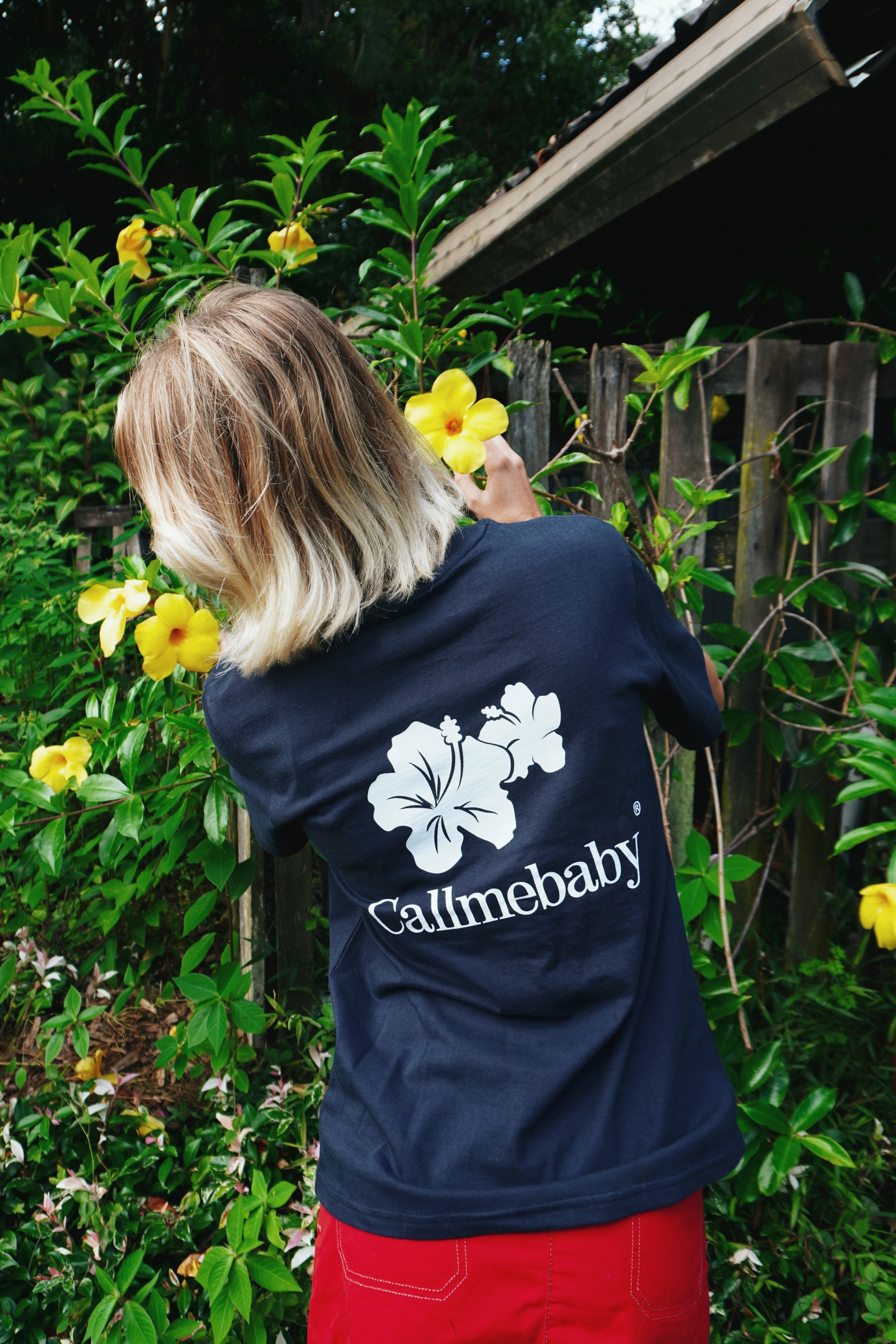 Aloha Bloom Tee_Navy *3/18(화) 예약배송제품* - 하고(HAGO)