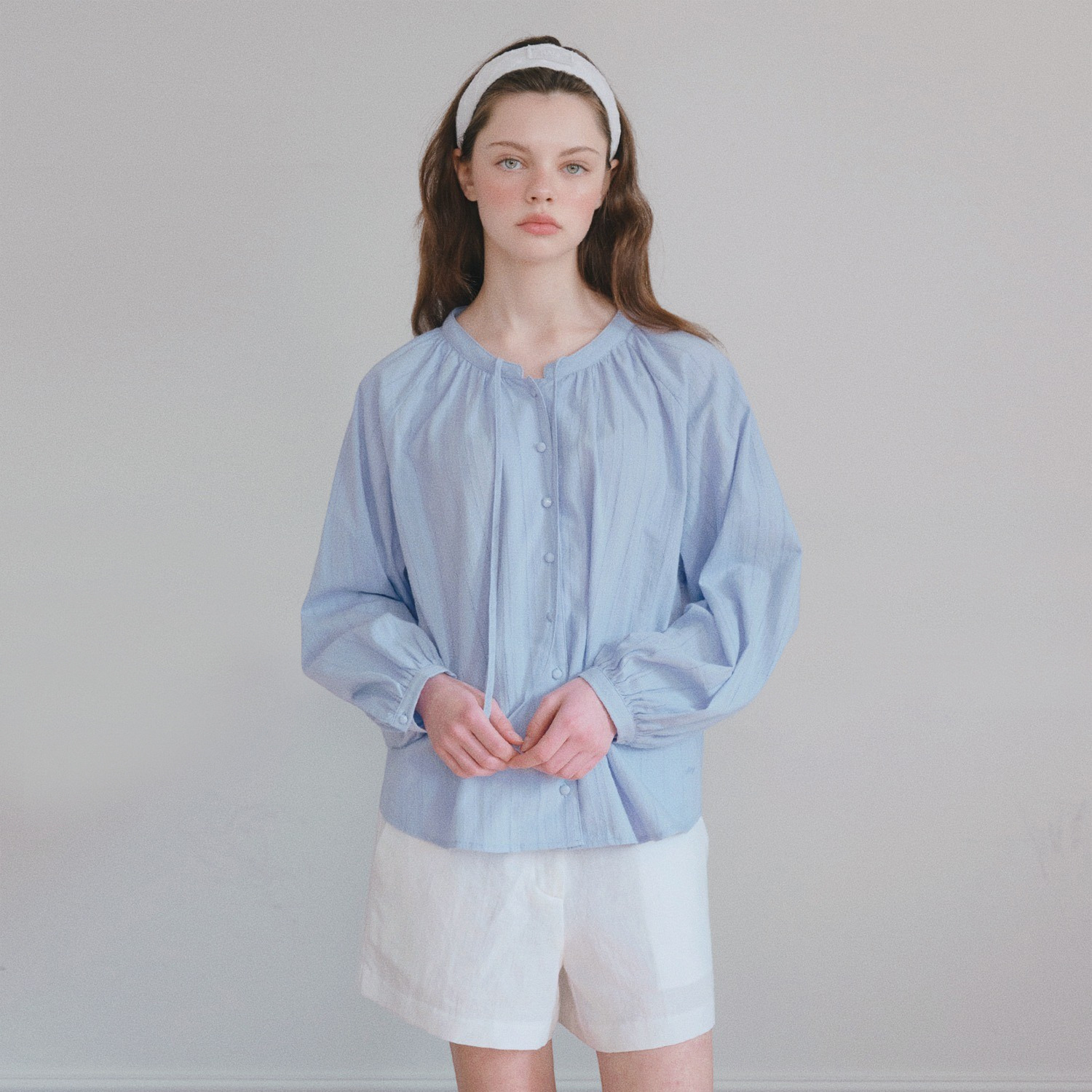 [주말특가](4/21 예약 발송) 셔링 스트랩 블라우스_Air Sky - HAGO(하고)