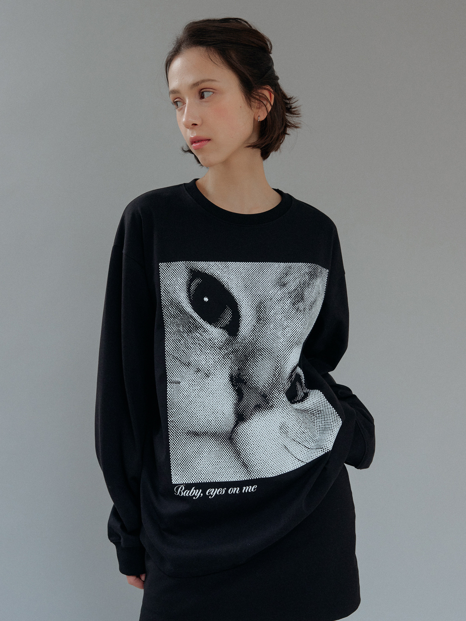 peeky cat t-shirts (black) - HAGO(하고)