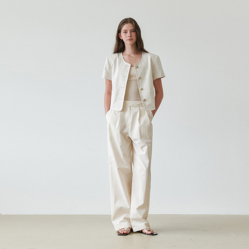 Two tuck one button pants_Ivory - 하고(HAGO)