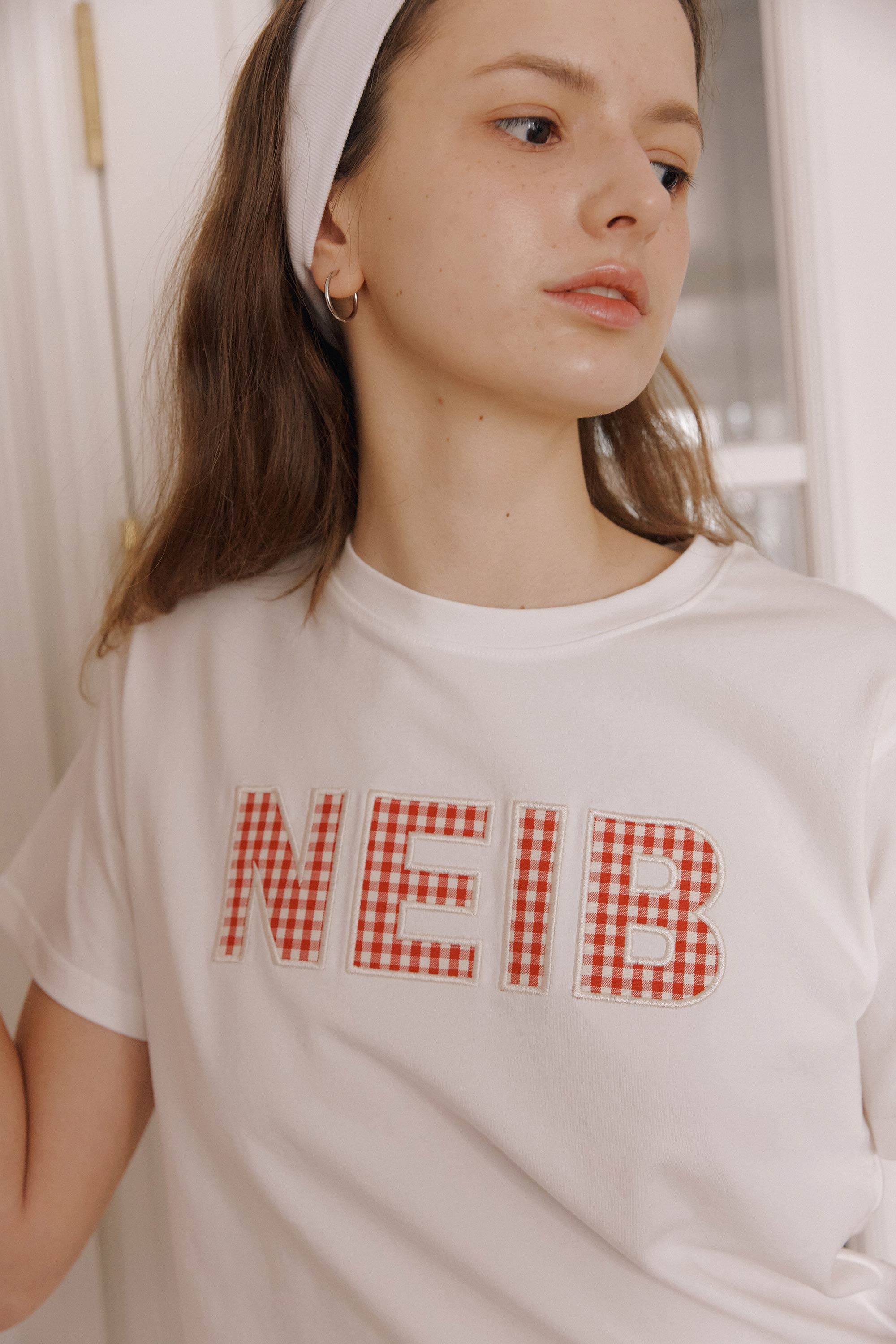 NEIB APPLIQUE T-shirt (red) - HAGO(하고)