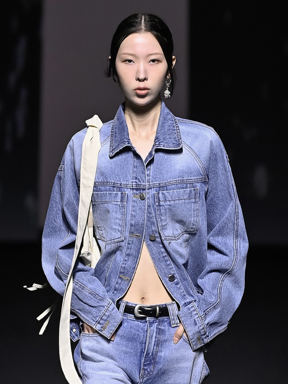 PATCH-POCKETS WASHED DENIM JACKET - HAGO(하고)