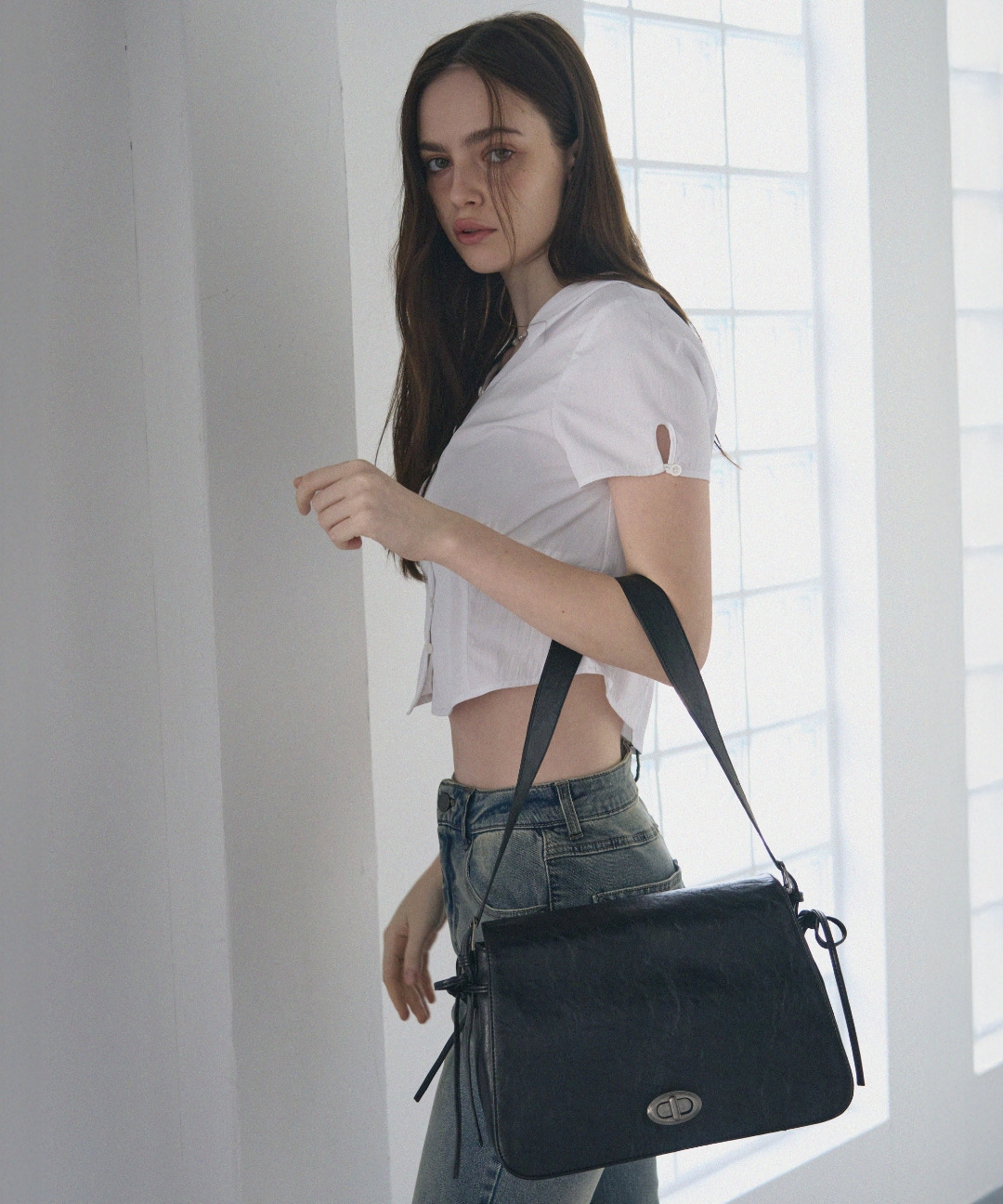 리본 플랩 숄더백 [BLACK] - HAGO(하고)