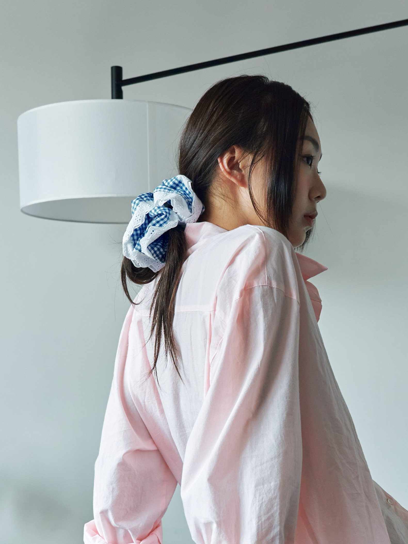 HSU002 Ruffle lace check scrunchie - 하고(HAGO)