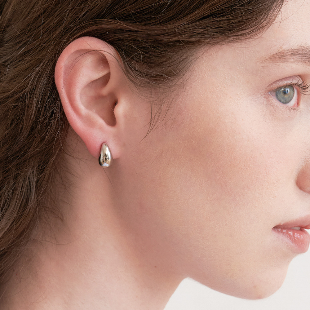 mini polka dots point earrings (E046_silver) - 하고(HAGO)