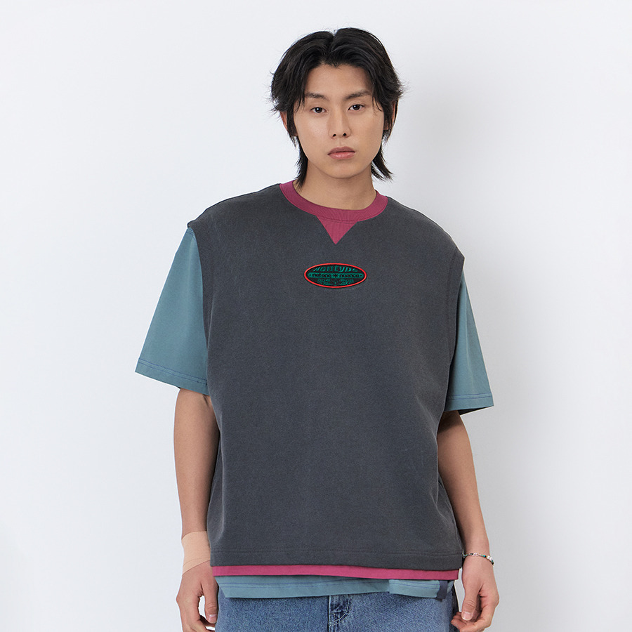 PATCH SLEEVELESS SWEATSHIRTS (DARK GREY) - HAGO(하고)