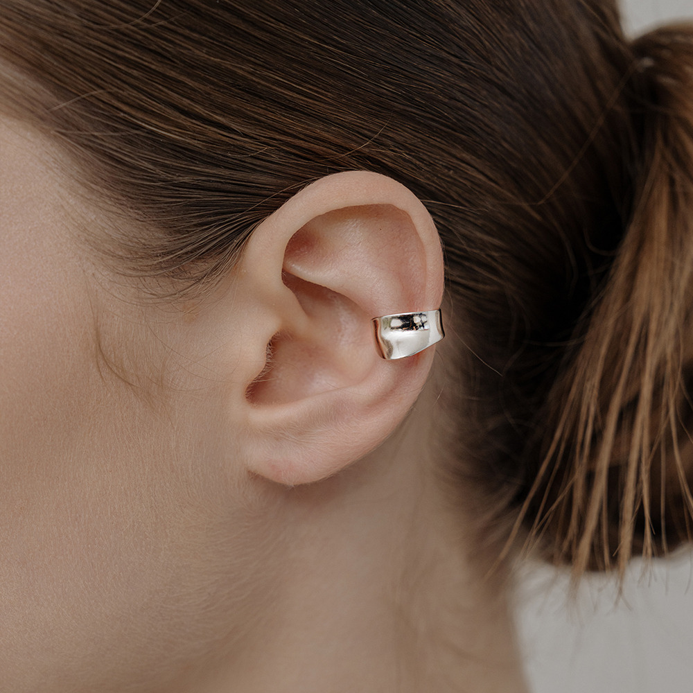 WE018 Curve bold ear cuff - HAGO(하고)