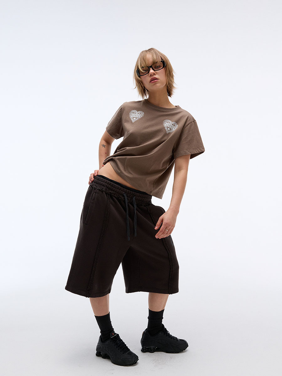 EEERRR Heart lace artwork semi-crop T-shirt (Mocha) - HAGO(하고)