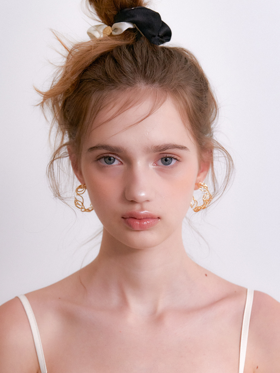 ROSE WIRE HOOP EARRING_2color JE057 - HAGO(하고)