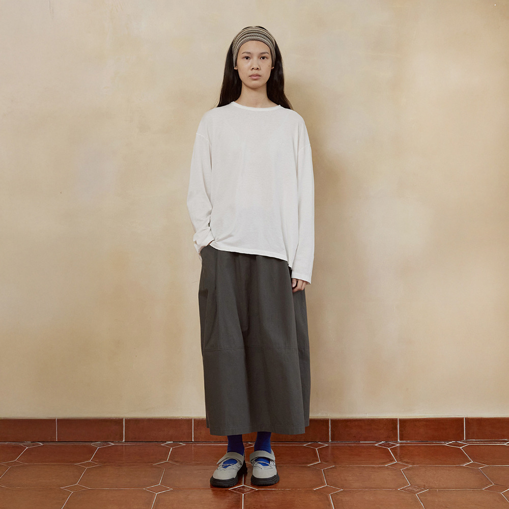 layla volume skirt (charcoal) - HAGO(하고)