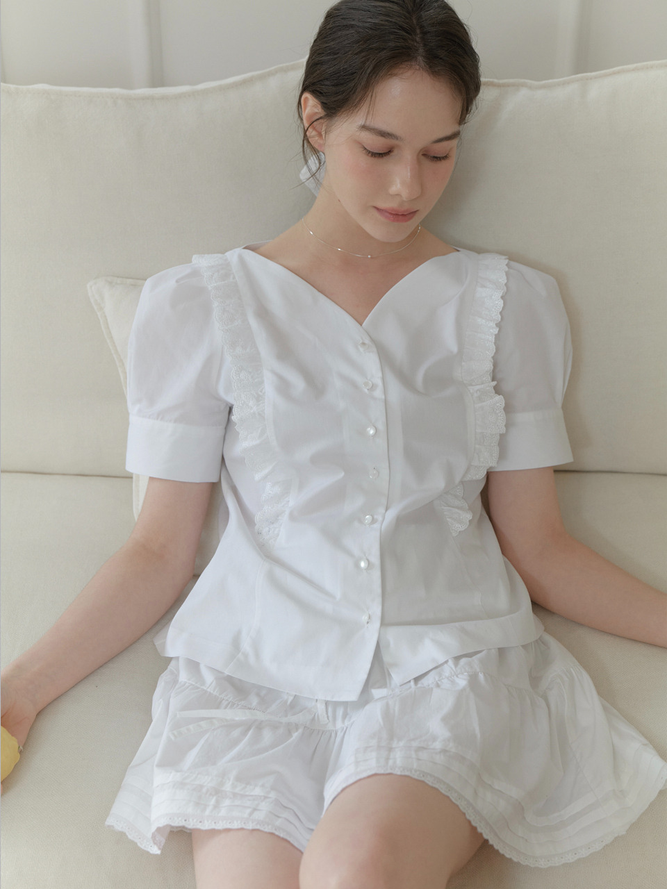 제인 레이스 하트 블라우스_3Color - HAGO(하고)