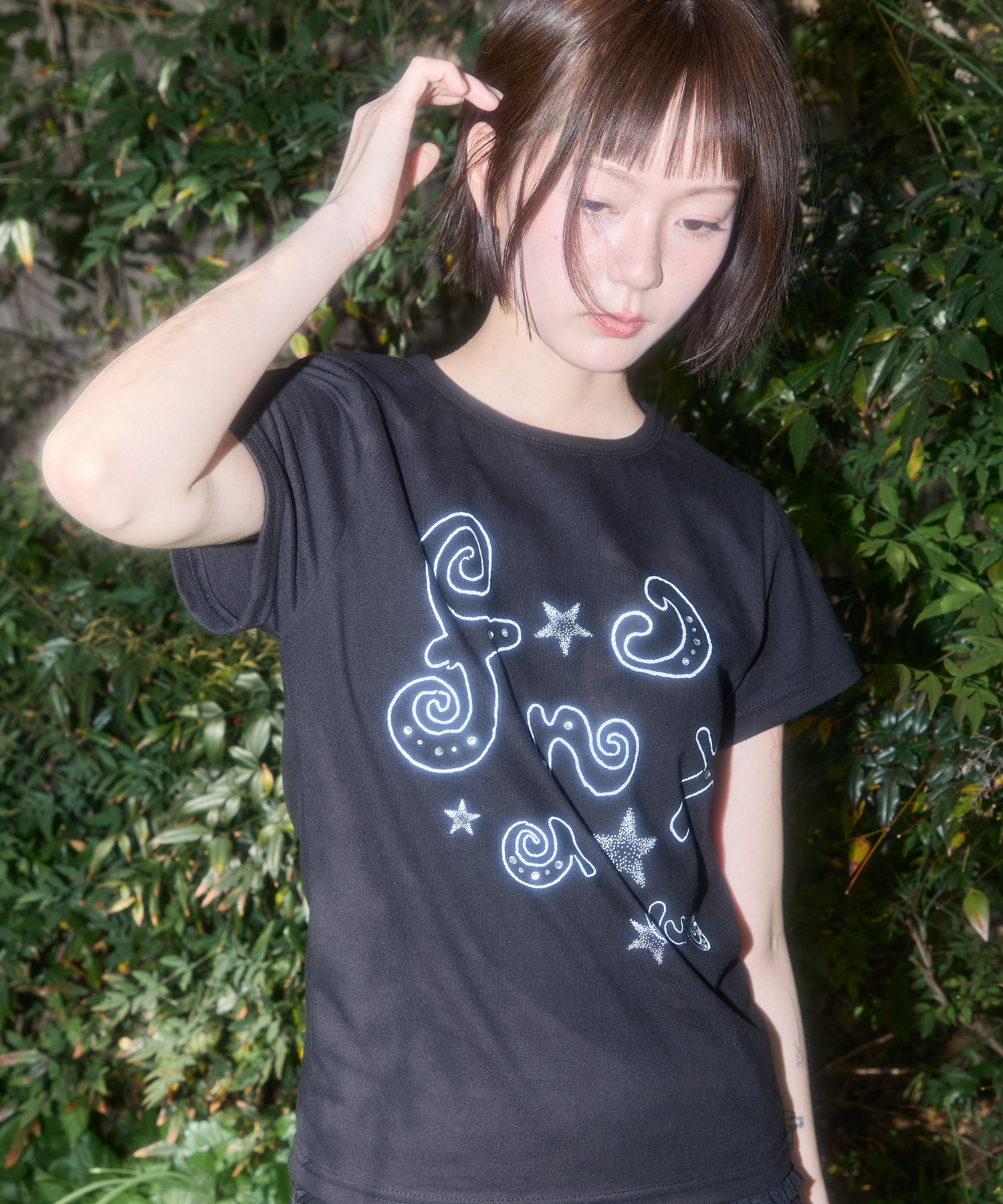[5/20 예약배송] Gliter Mazy Logo Tee (Black) F25QB125 - HAGO(하고)
