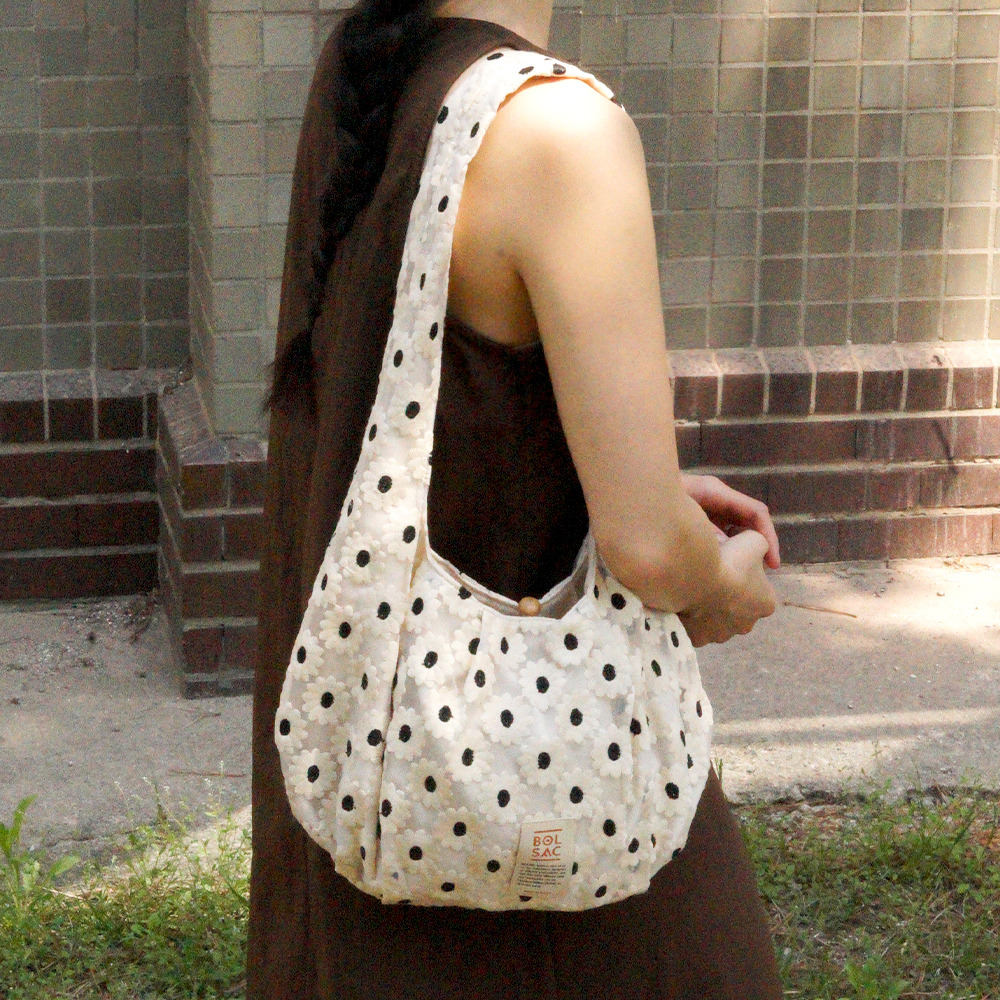 bloom shoulder bag _ white flower - HAGO(하고)
