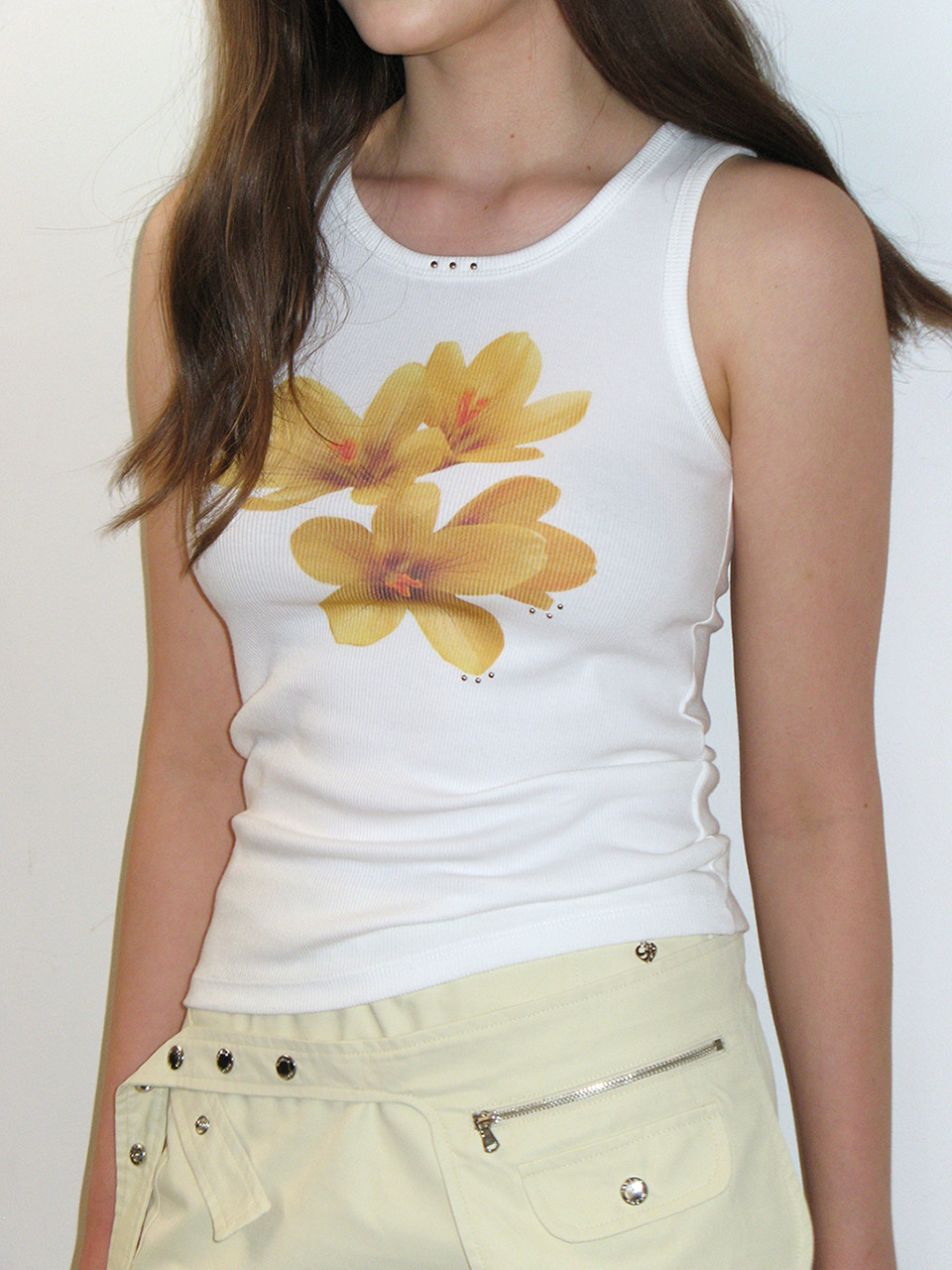 FLOWER STUD SLEEVELESS_WHITE - HAGO(하고)