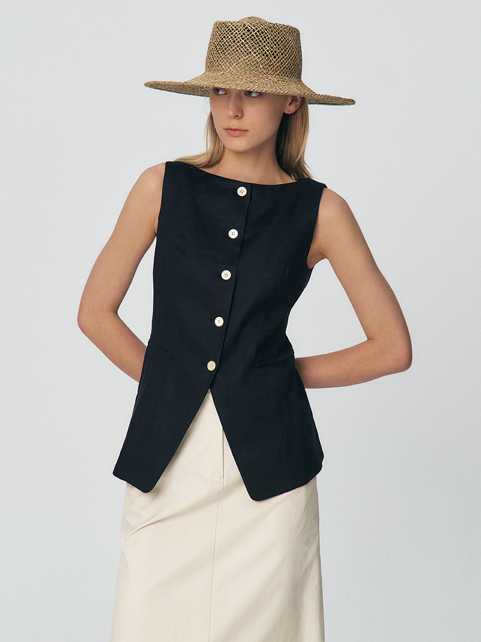 Linen Boat-neck Vest, Navy - HAGO(하고)