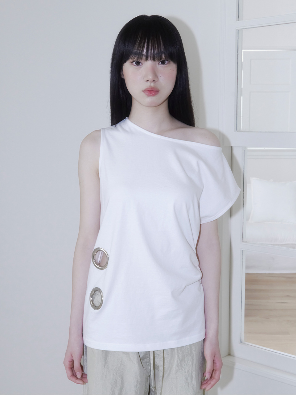 EYELET LOOSE SLEEVELESS (WHITE) - HAGO(하고)