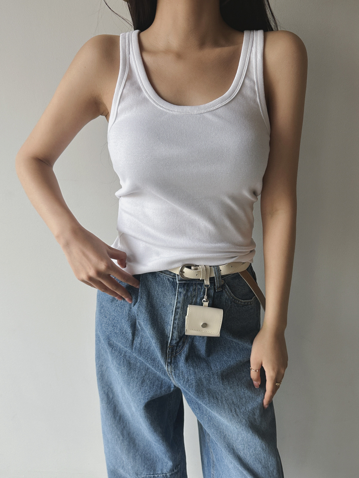 [하고에디트]Basic Sleeveles - White - HAGO(하고)