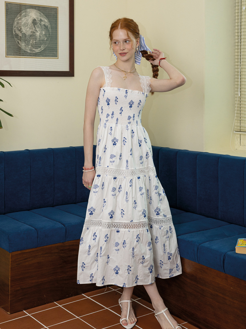 DD_Lace sling blue flower dress_WHITE - HAGO(하고)