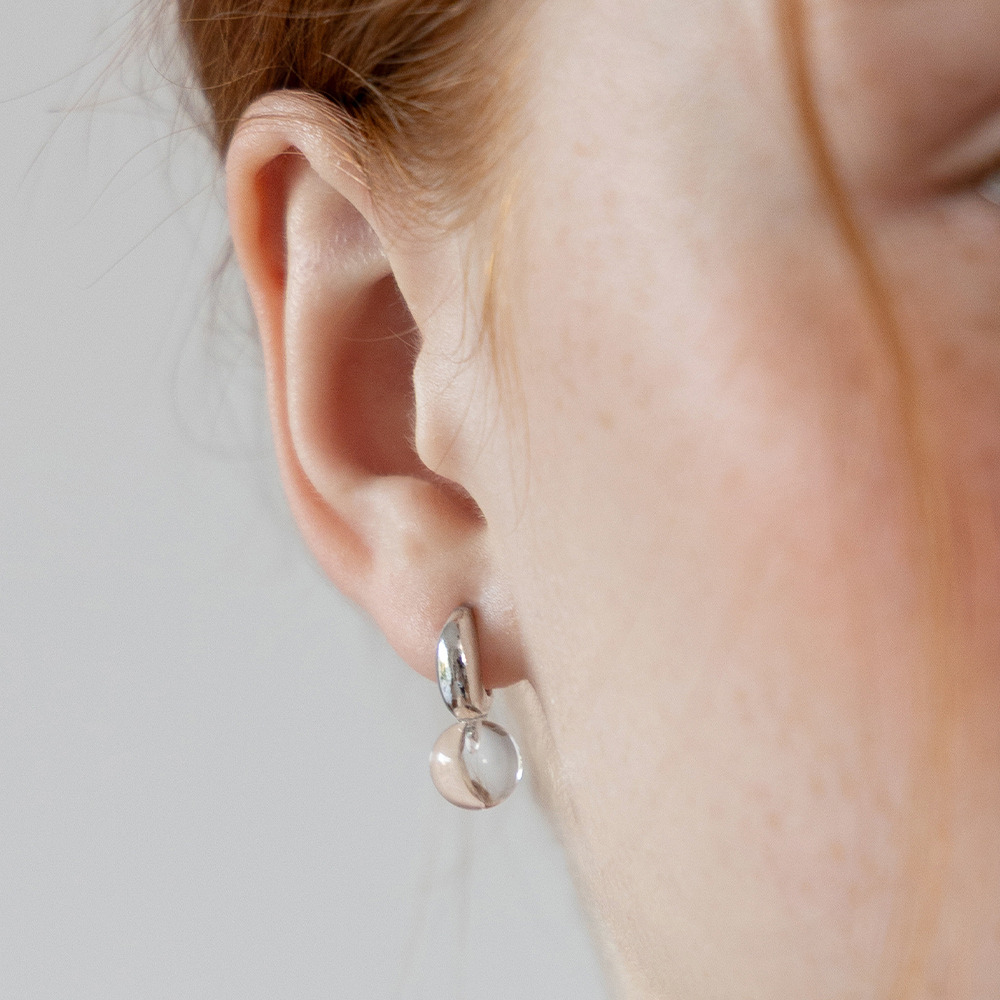 (실버925) 크레센트 클리어 쿼츠 귀걸이 EC3237 - HAGO(하고)