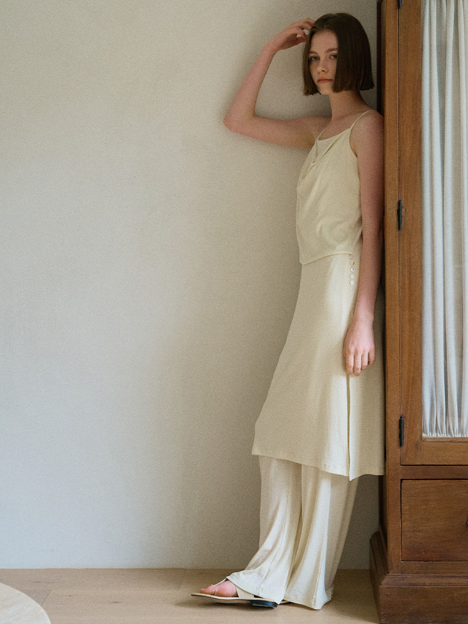 Low Sleeveless OPS_(2Colors) - HAGO(하고)