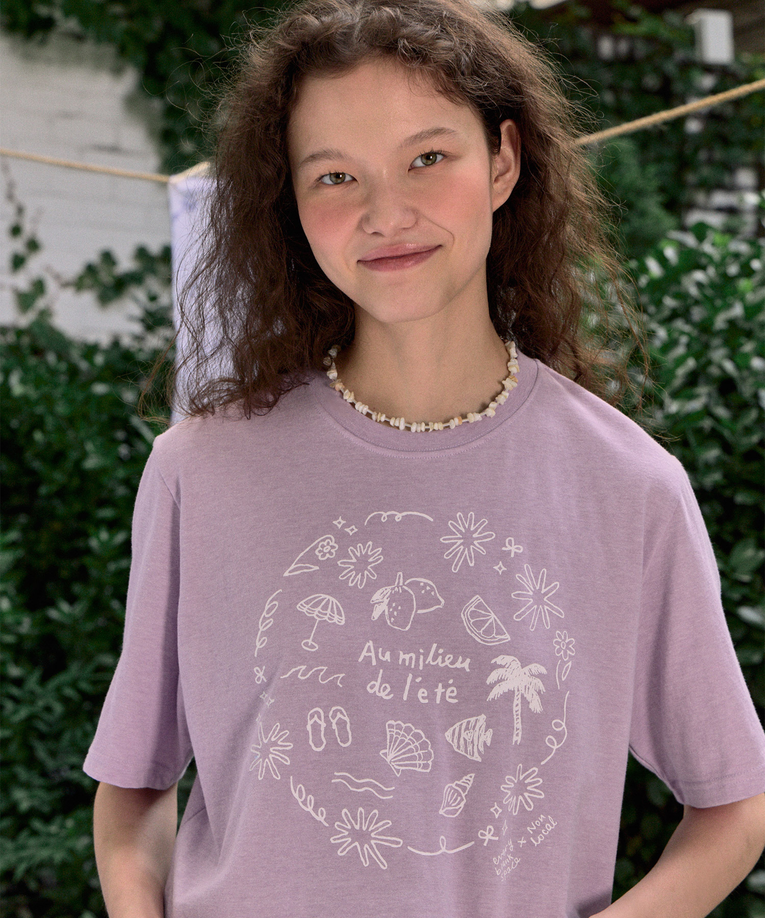 [논로컬 X 이하여백] Seaside Hand Drawing T-shirt - Light Purple - HAGO(하고)
