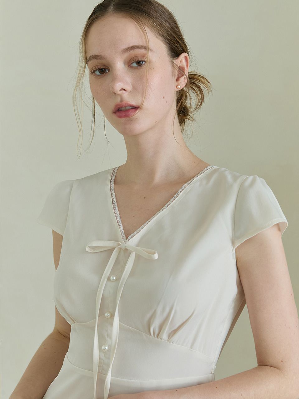 [주말특가]Élise lace v-neck ribbon OPS - HAGO(하고)