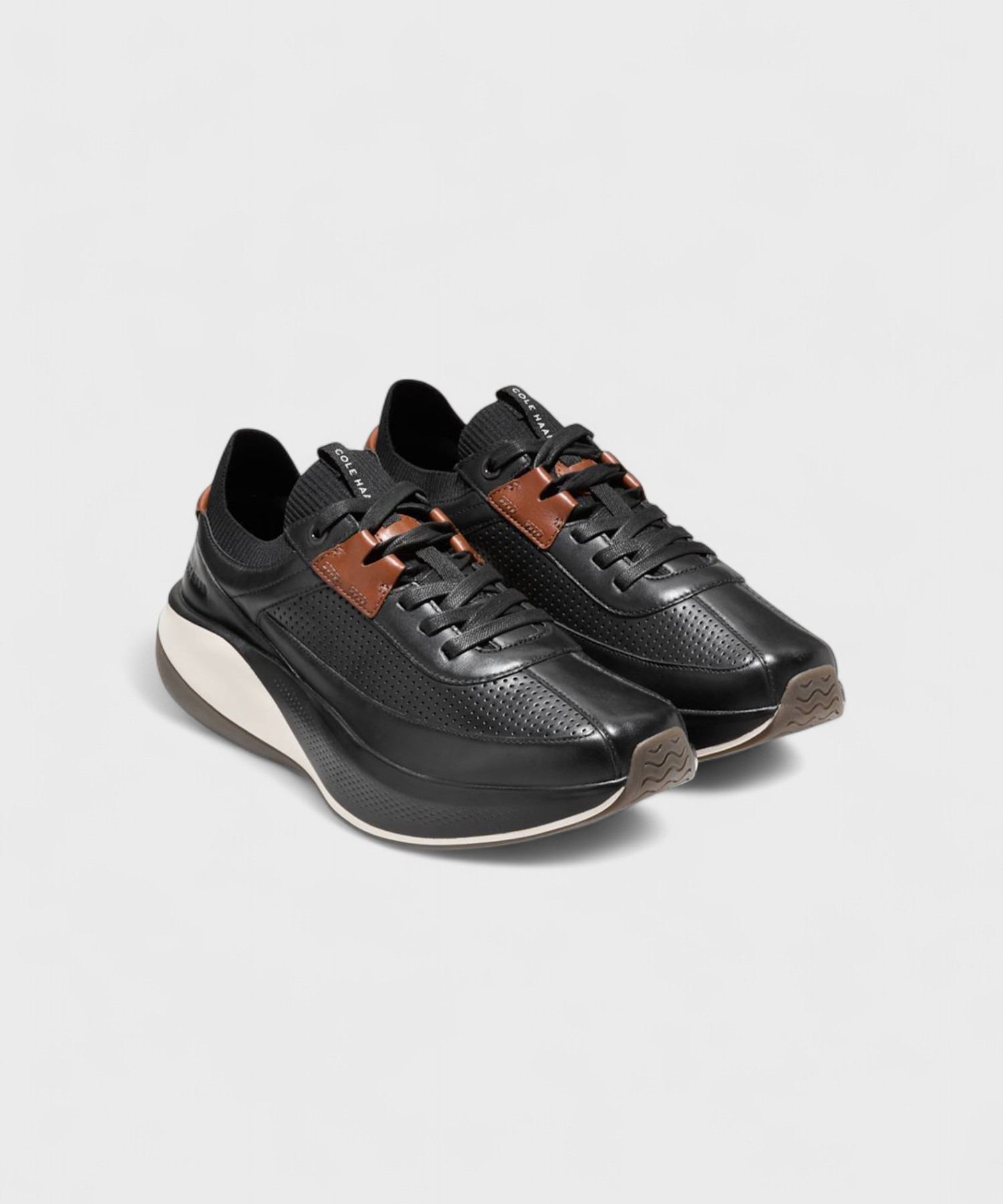 [GRANDPRO ALL DAY RUNNER LEATHER] 블랙 남성 스니커즈 [Width:W] - HAGO(하고)