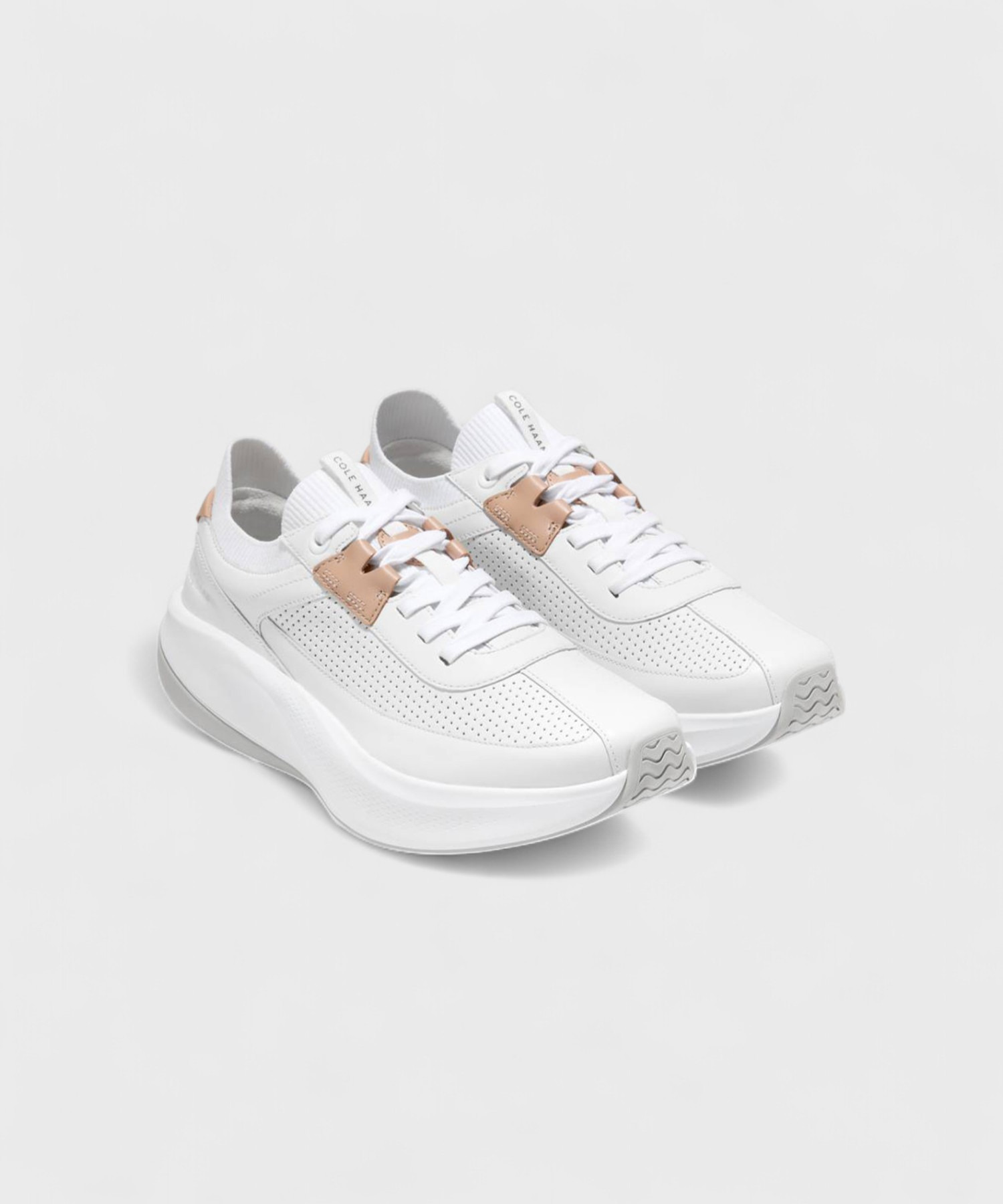 [GRANDPRO ALL DAY RUNNER LEATHER] 흰색 남성 스니커즈 [Width:W] - HAGO(하고)