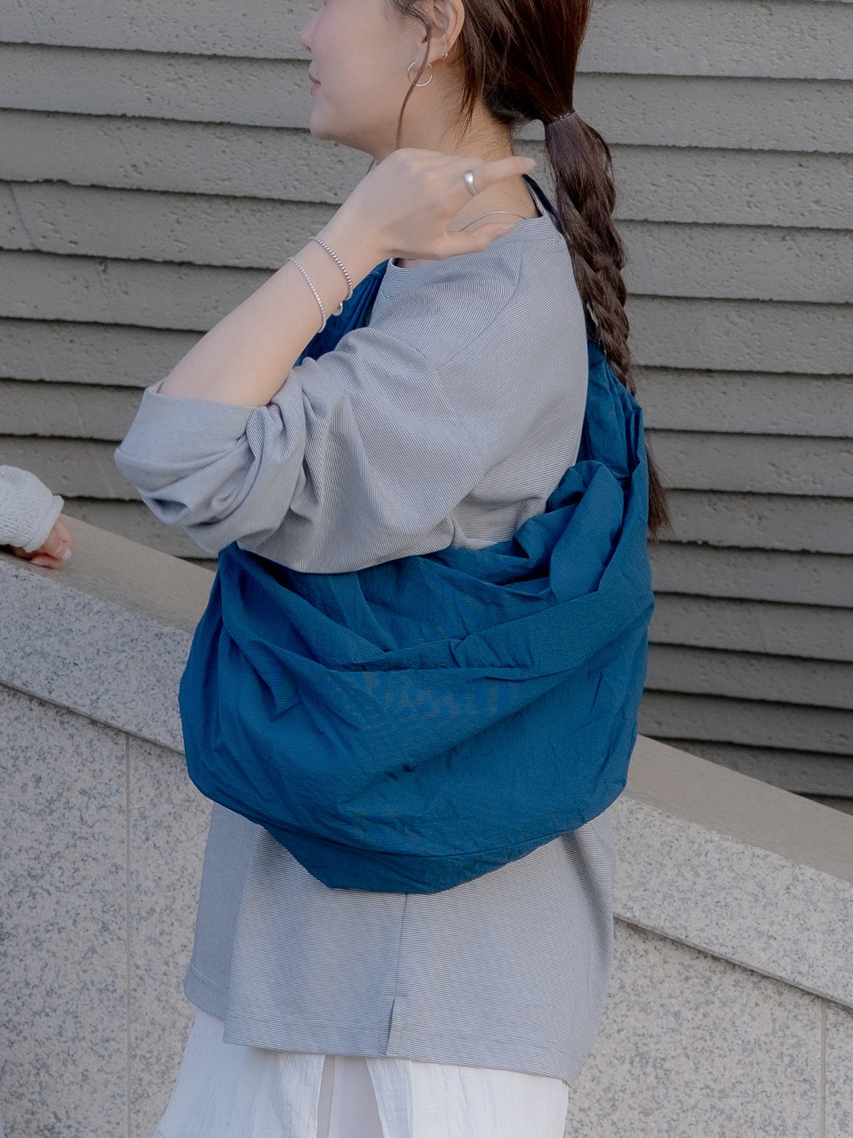 [25%쿠폰]Mid Tangle Twist Bag_Blue - HAGO(하고)