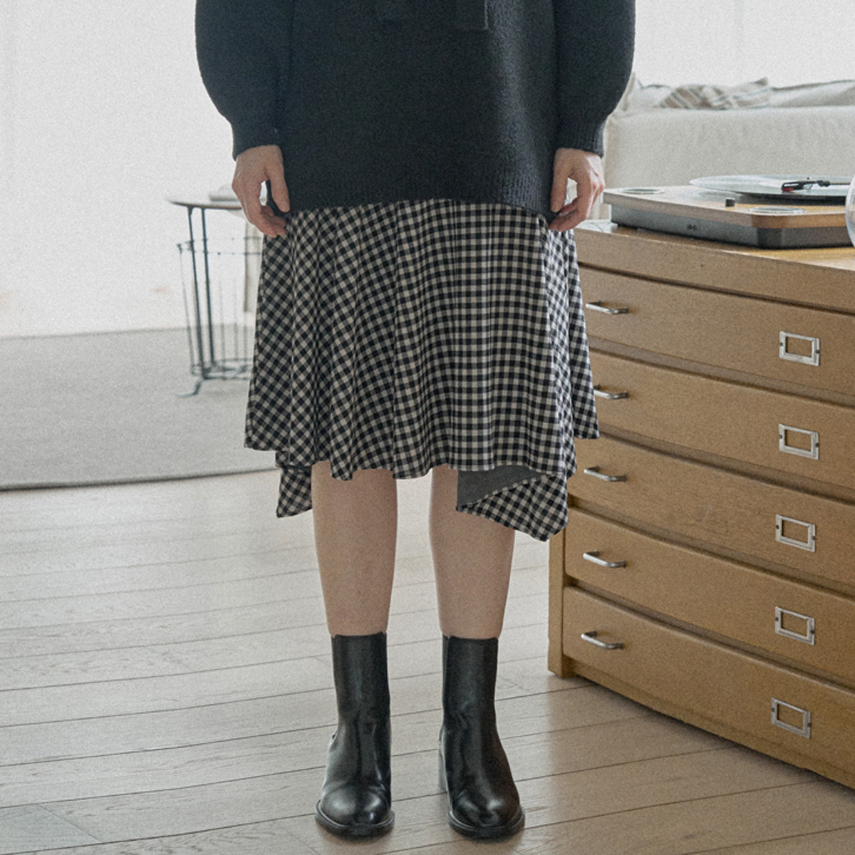 Unbalanced Check Skirt - BEIGE - HAGO(하고)
