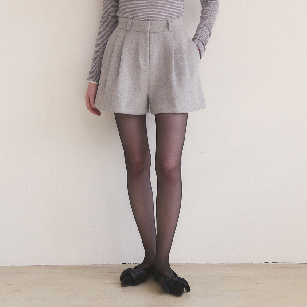 Woolen pintuck short pants - light grey - HAGO(하고)